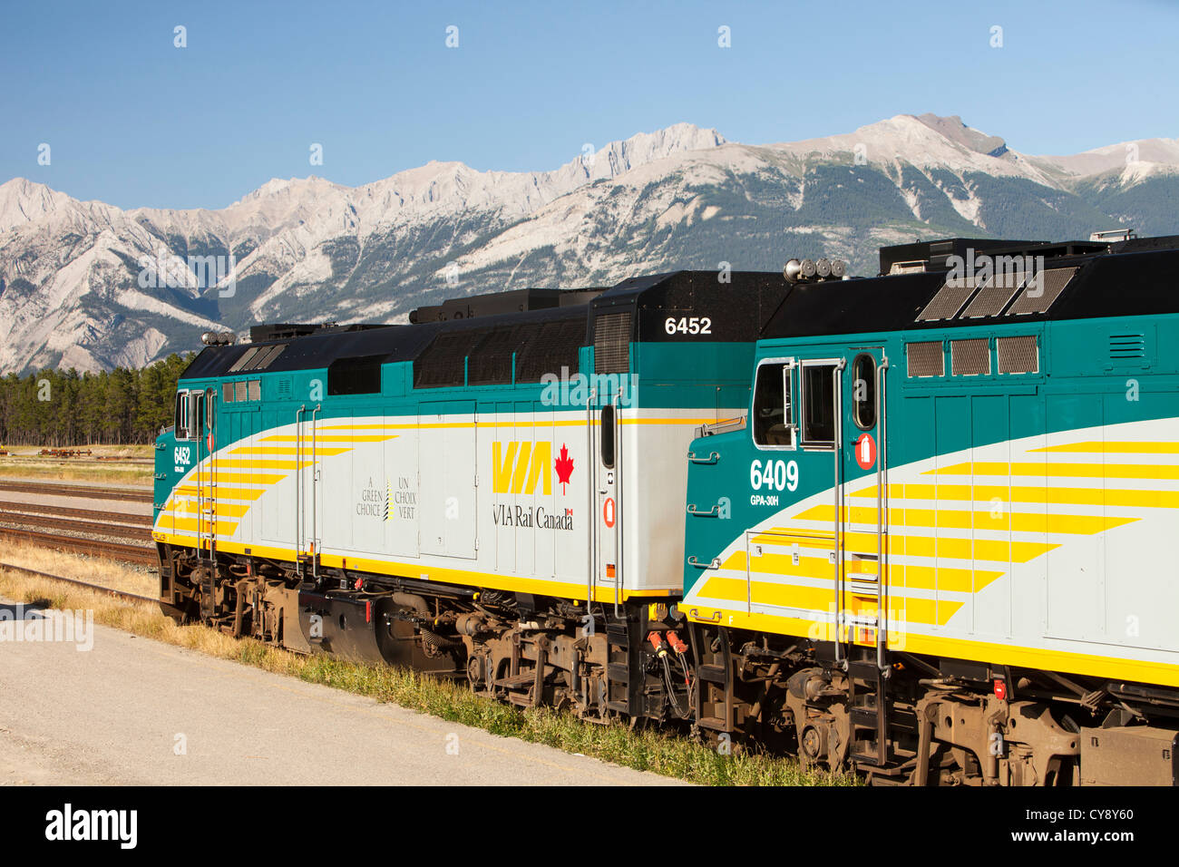 Canada train jasper hi-res stock photography and images - Alamy