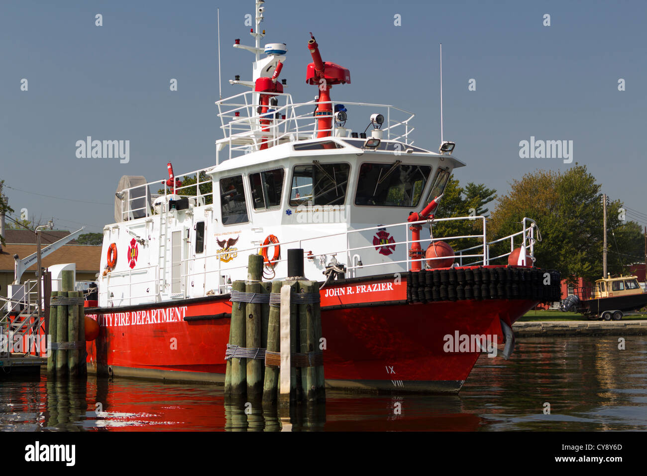 Baltimore City Fire Department Medical Emergency Boat Stock Photo - Alamy