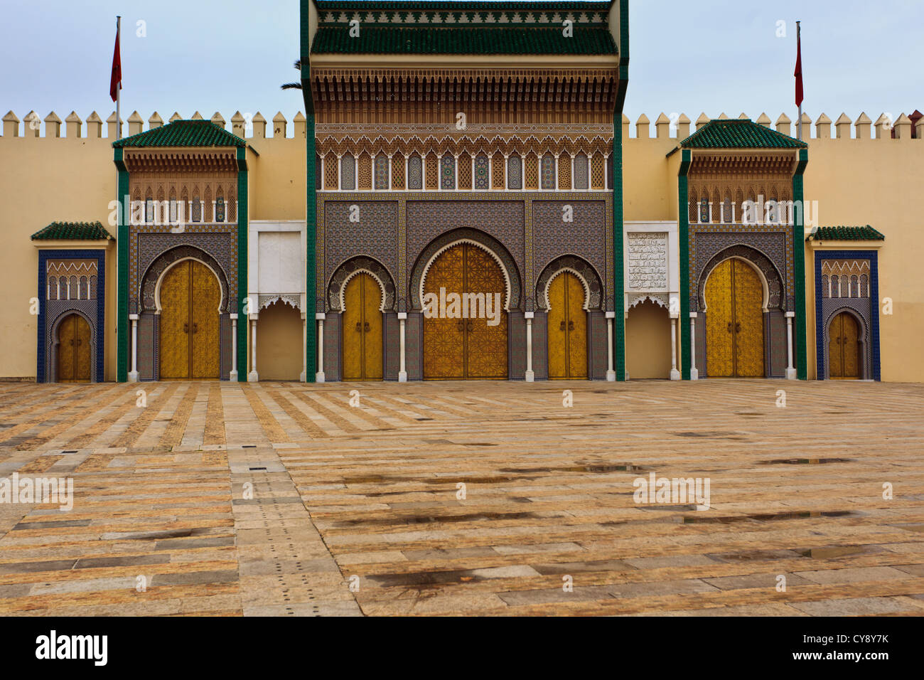 Row of doors hi-res stock photography and images - Alamy