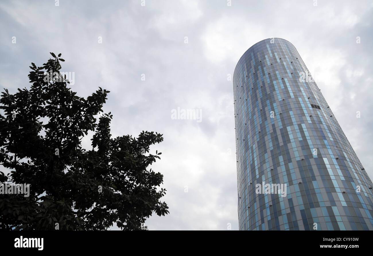 Round corporate building hi-res stock photography and images - Alamy