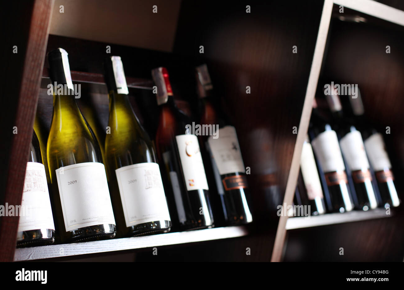 Wine display shelf hi-res stock photography and images - Alamy