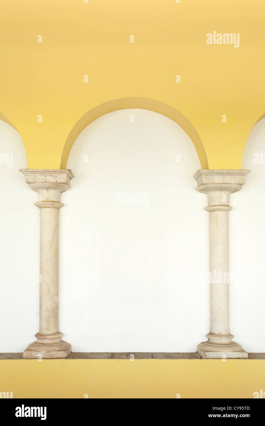 Two stone columns hi-res stock photography and images - Alamy