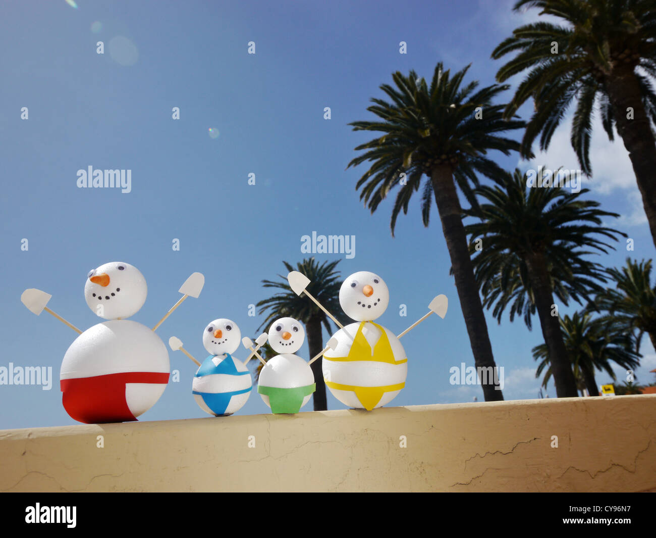 Palm tree snowman hi-res stock photography and images - Alamy