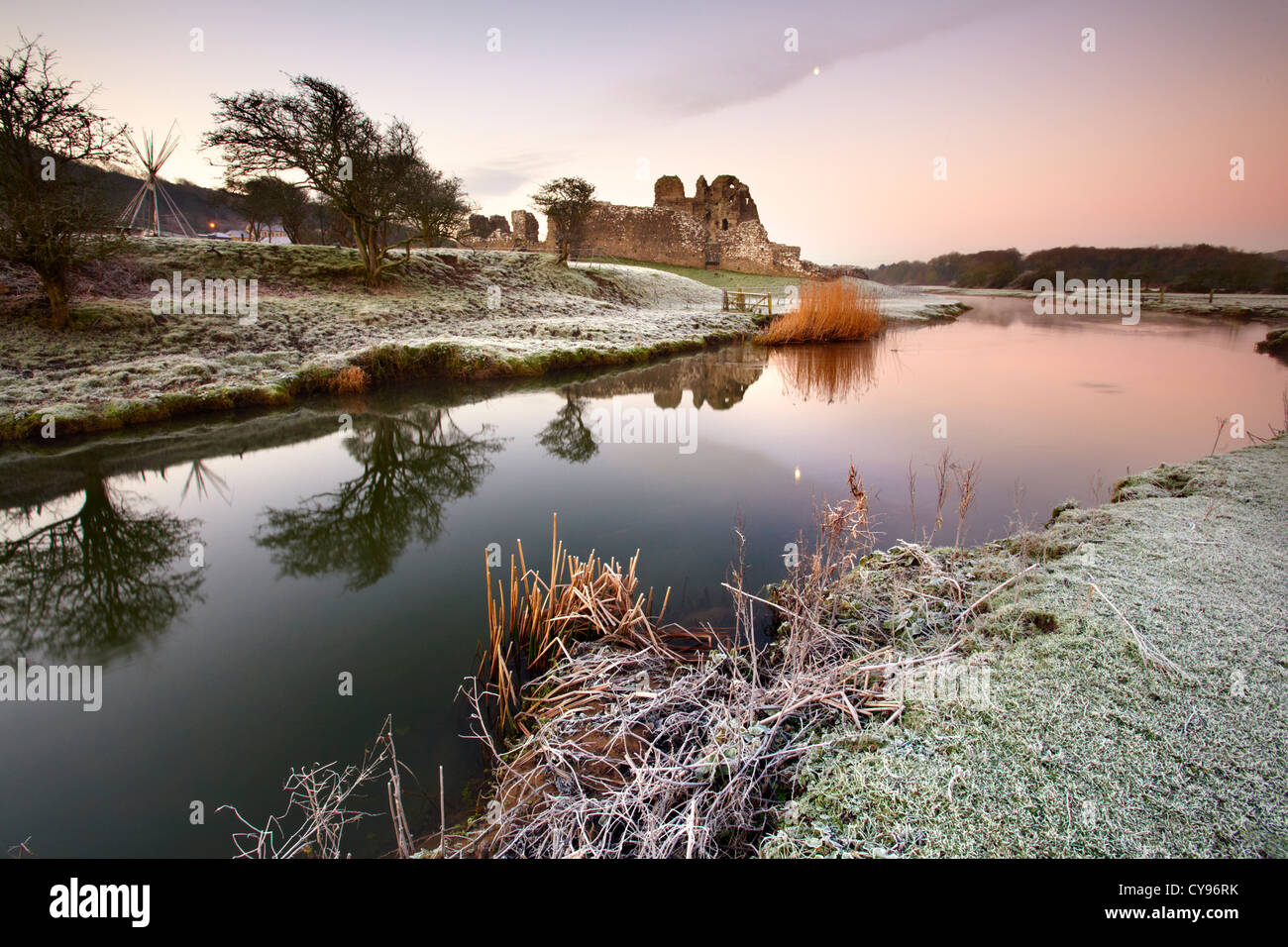 Ogmore castle hi-res stock photography and images - Alamy