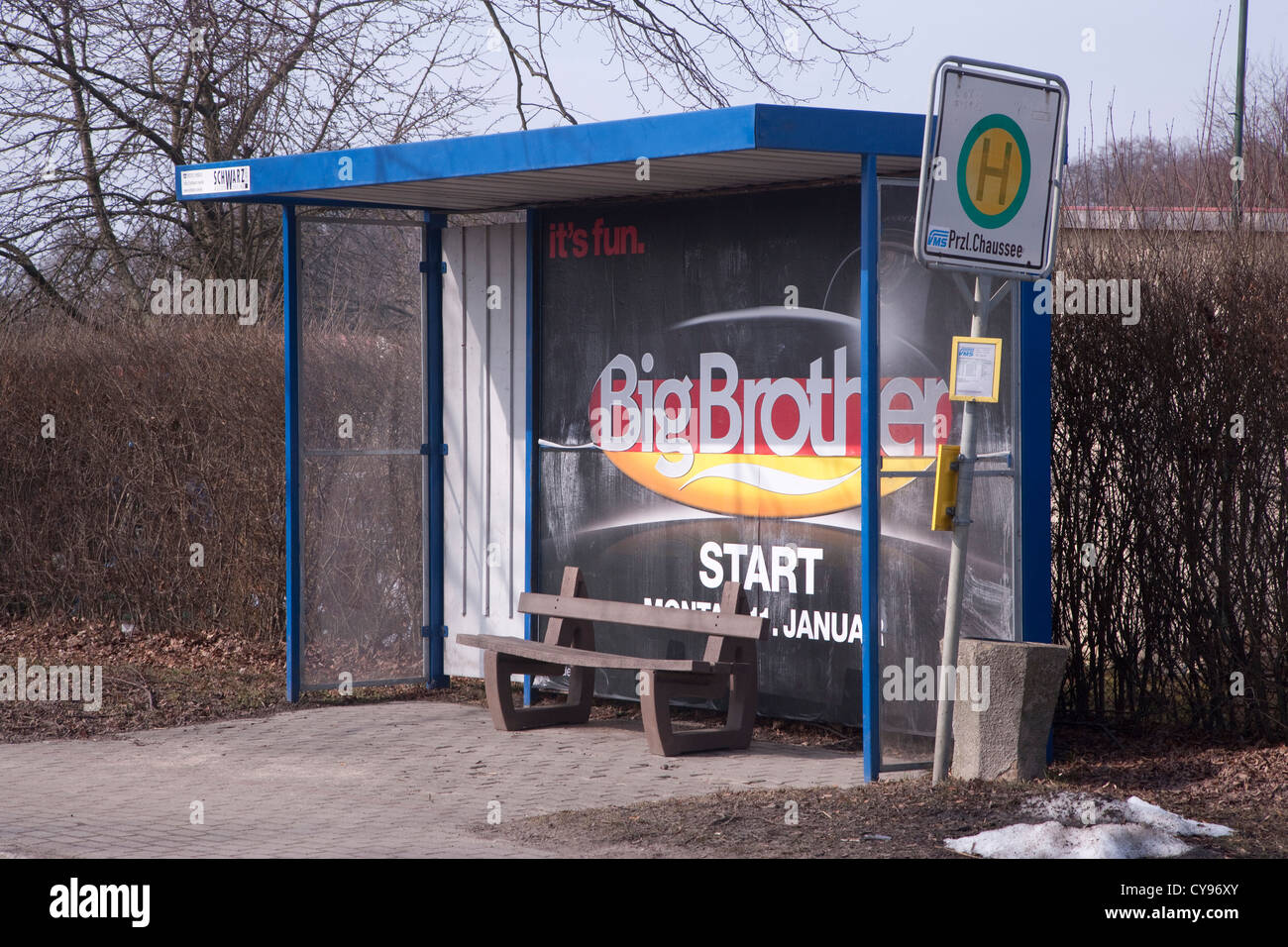 Bus shelter advertising hi-res stock photography and images - Alamy