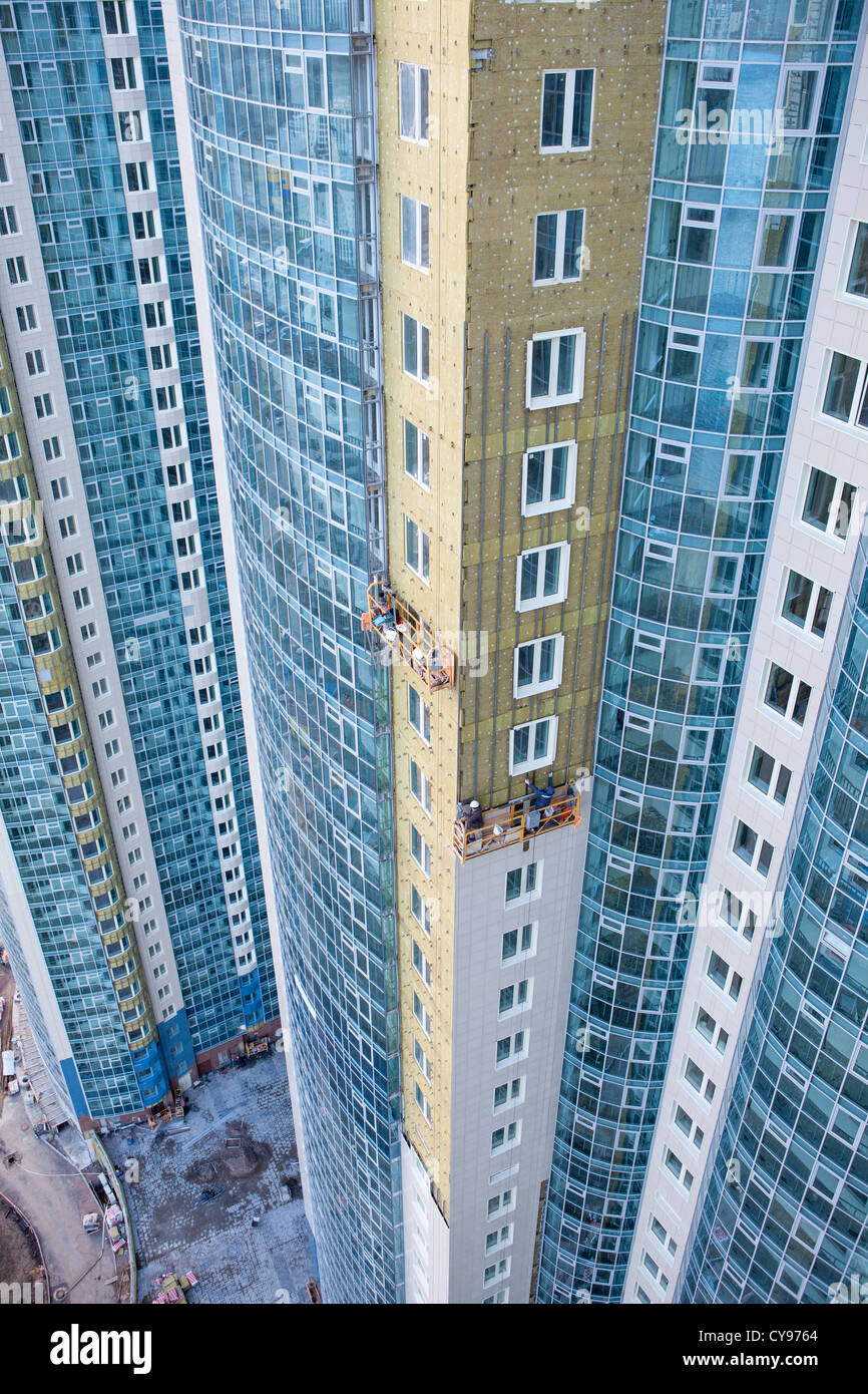 High rise installers hi-res stock photography and images - Alamy