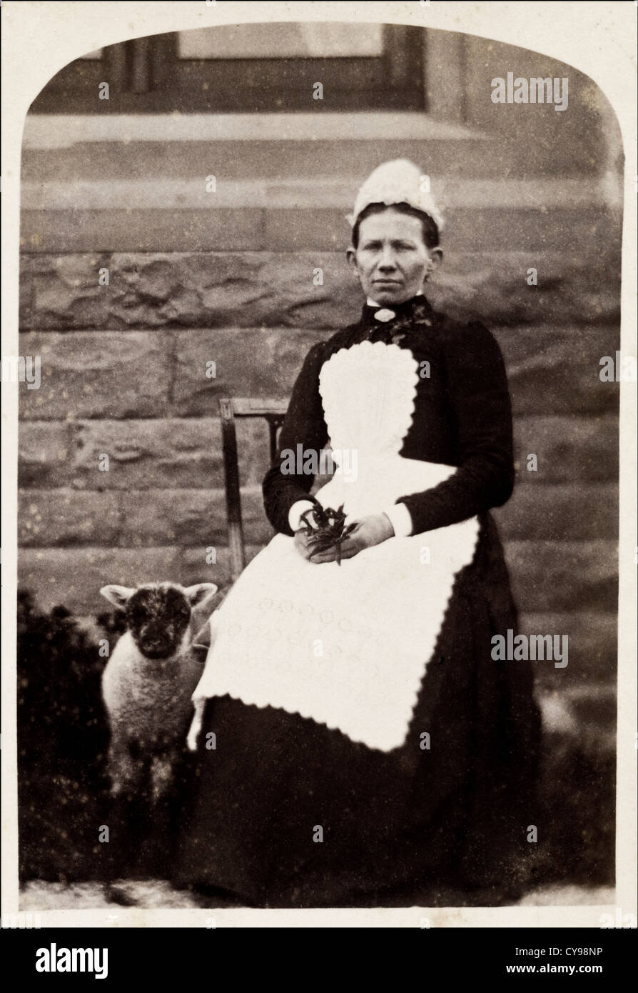 Victorian maid hi-res stock photography and images - Alamy