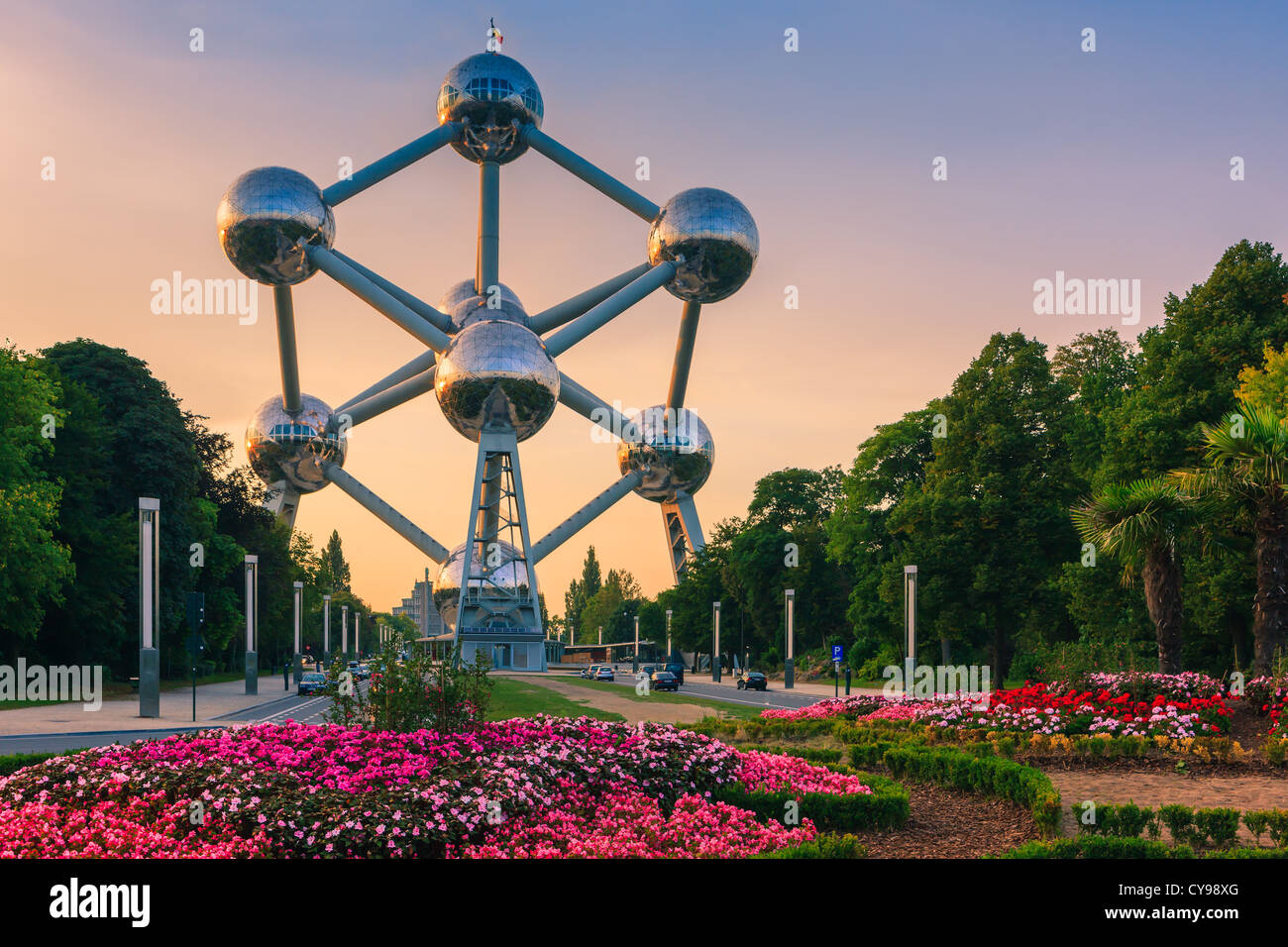 Atomium brussels hi-res stock photography and images - Alamy