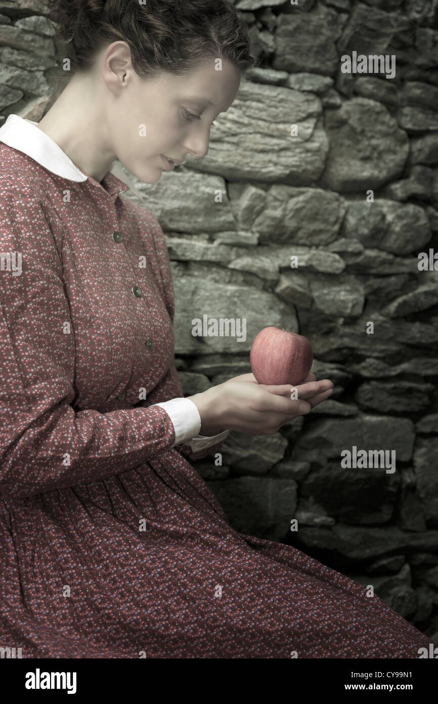 Ww2 woman tea hi-res stock photography and images - Alamy