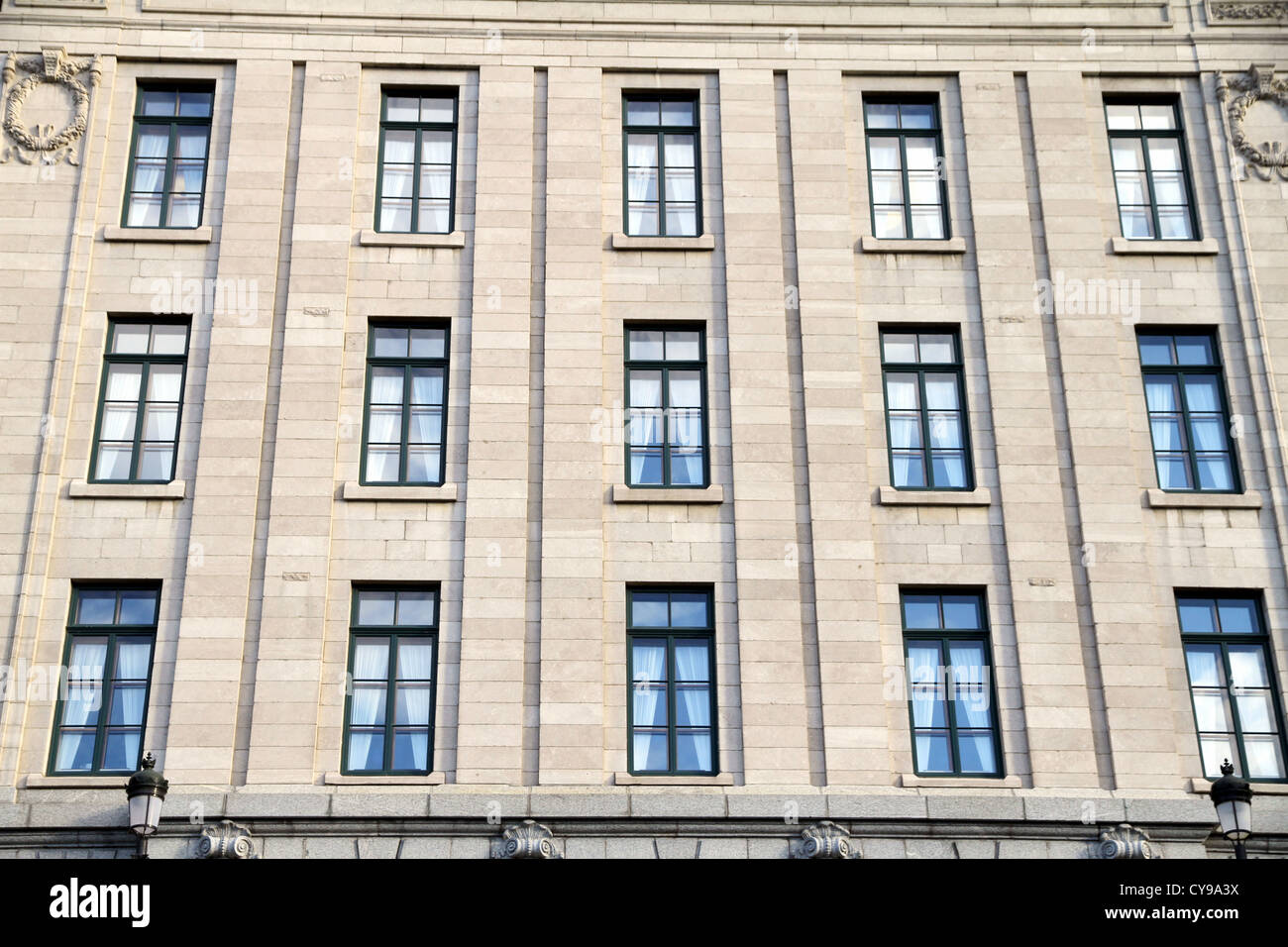 Symmetry windows hi-res stock photography and images - Alamy