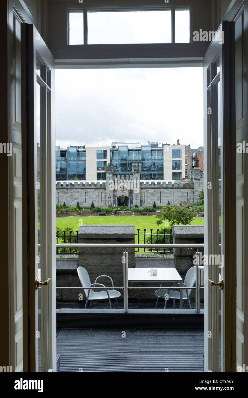 Cafe window hi-res stock photography and images - Alamy