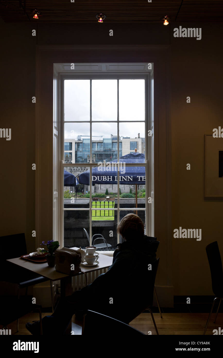 Cafe window hi-res stock photography and images - Alamy