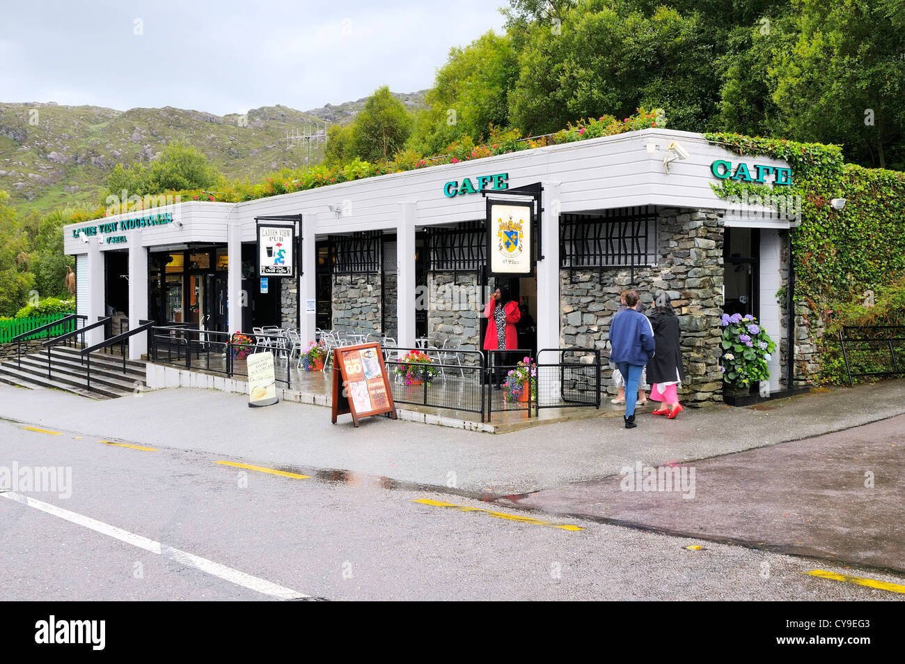 Ladies View Pub at the Ring of Kerry (N71), Killarney National Park ...