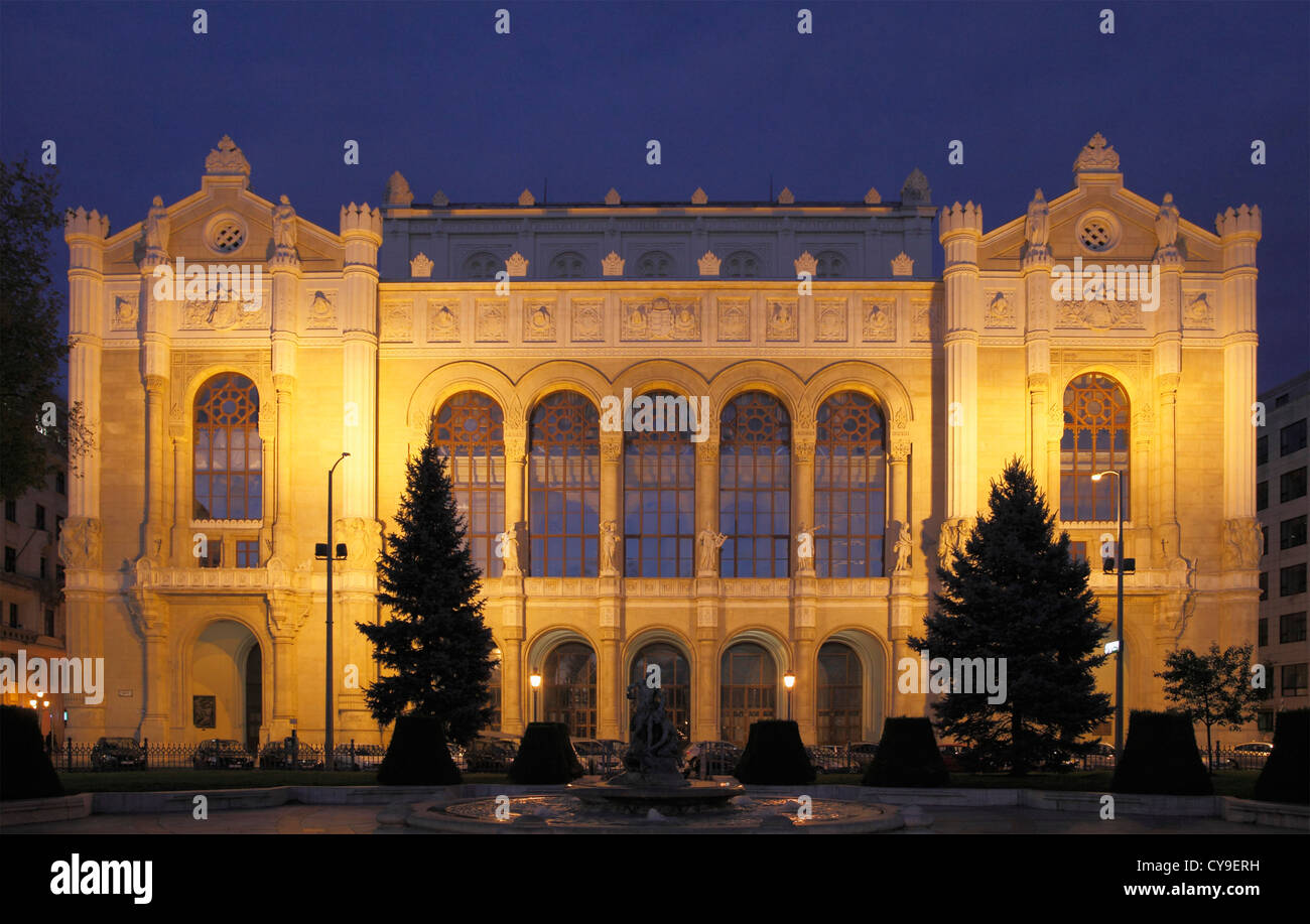 Hungary, Budapest, Vigadó Concert Hall Stock Photo - Alamy