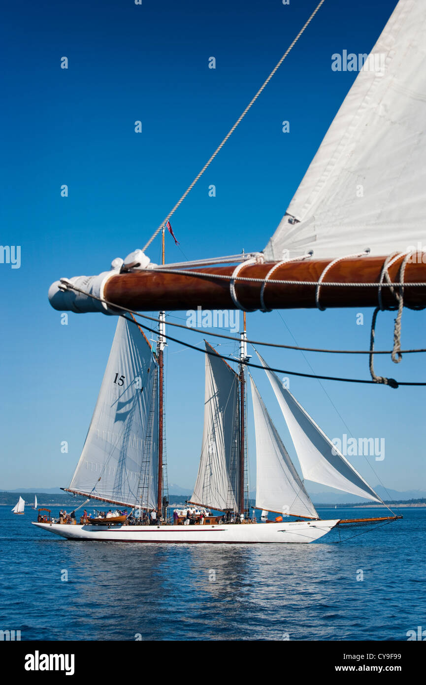 Gaff rigged sailboat hi-res stock photography and images - Alamy