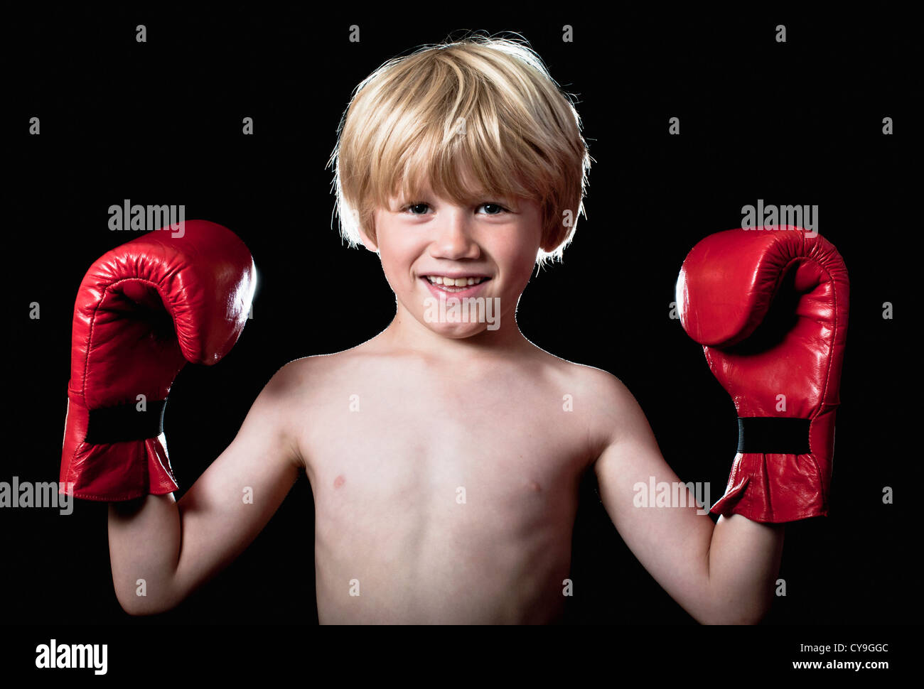 Boy boxing hi-res stock photography and images - Alamy