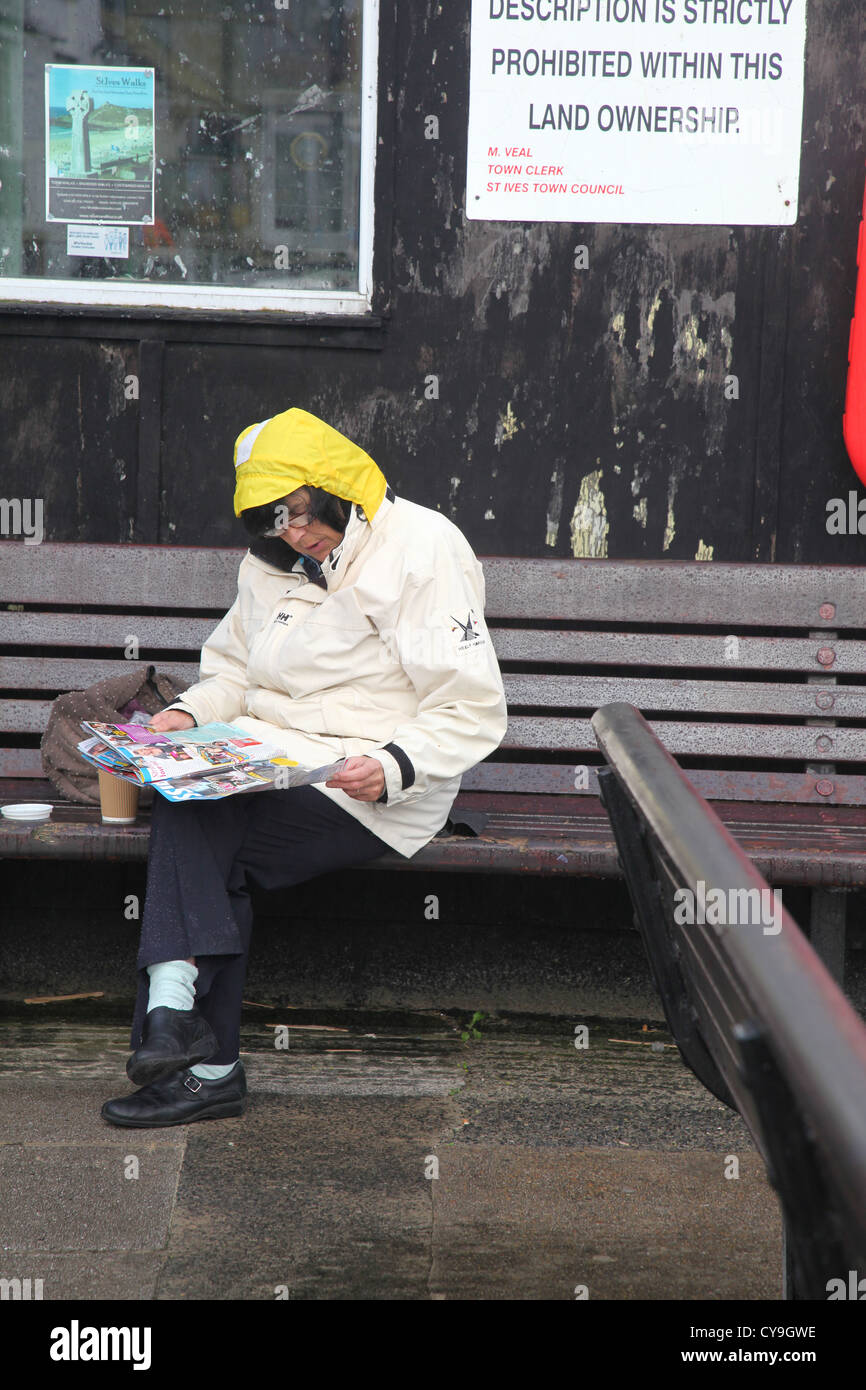 Soaking wet woman rain hi-res stock photography and images - Alamy