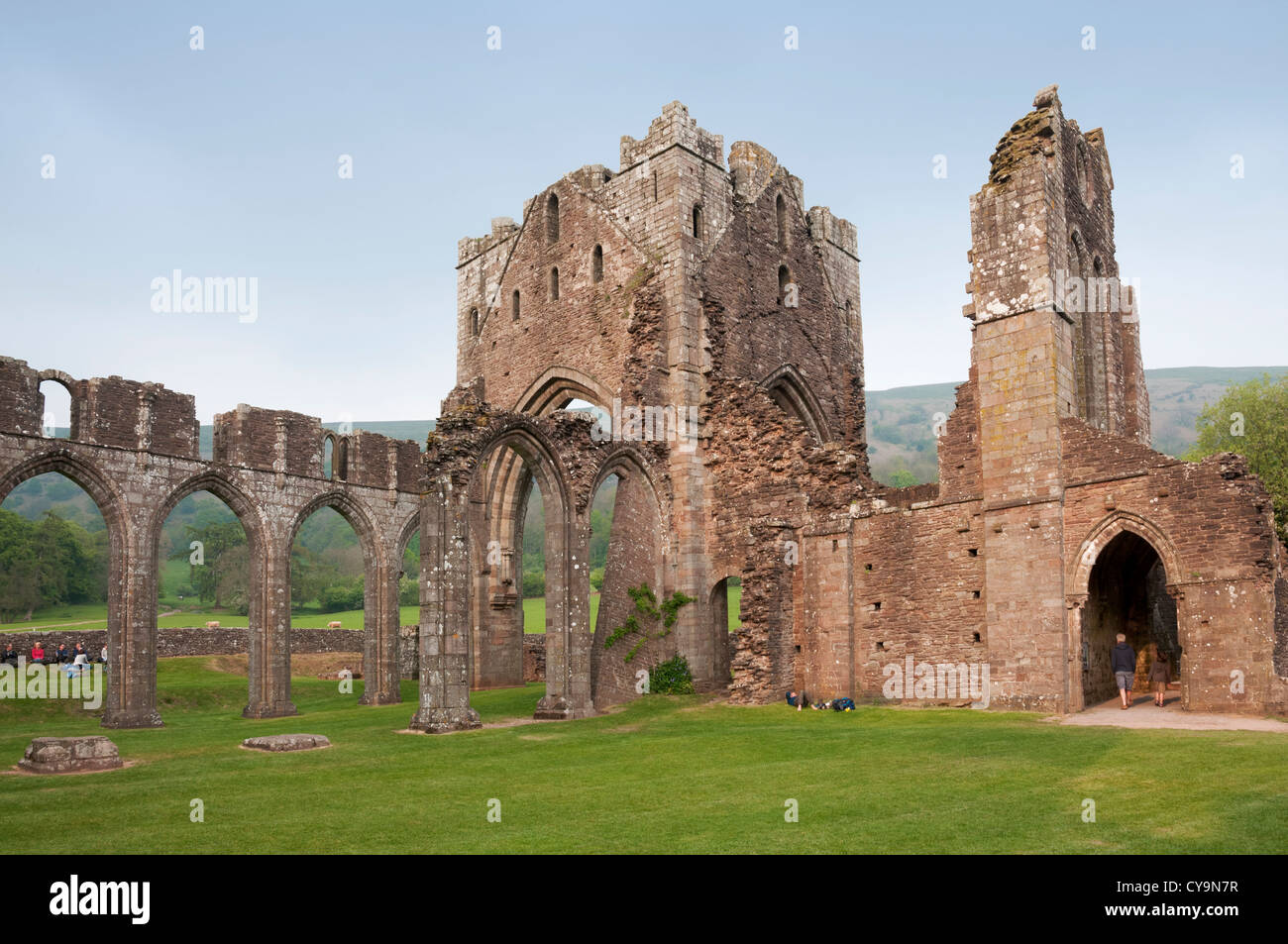 Wales, Brecon Beacons National Park, Black Mountains, Llanthony Priory ...