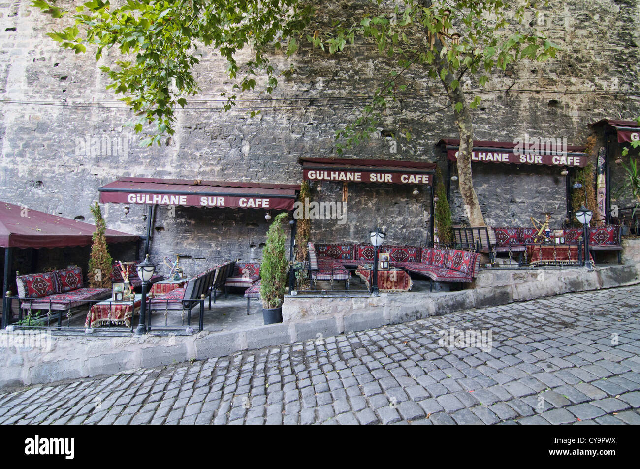 Quaint cafe hi-res stock photography and images - Alamy