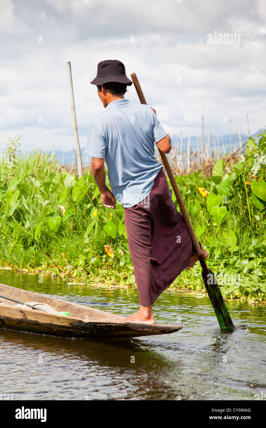 Man row boat hi-res stock photography and images - Alamy