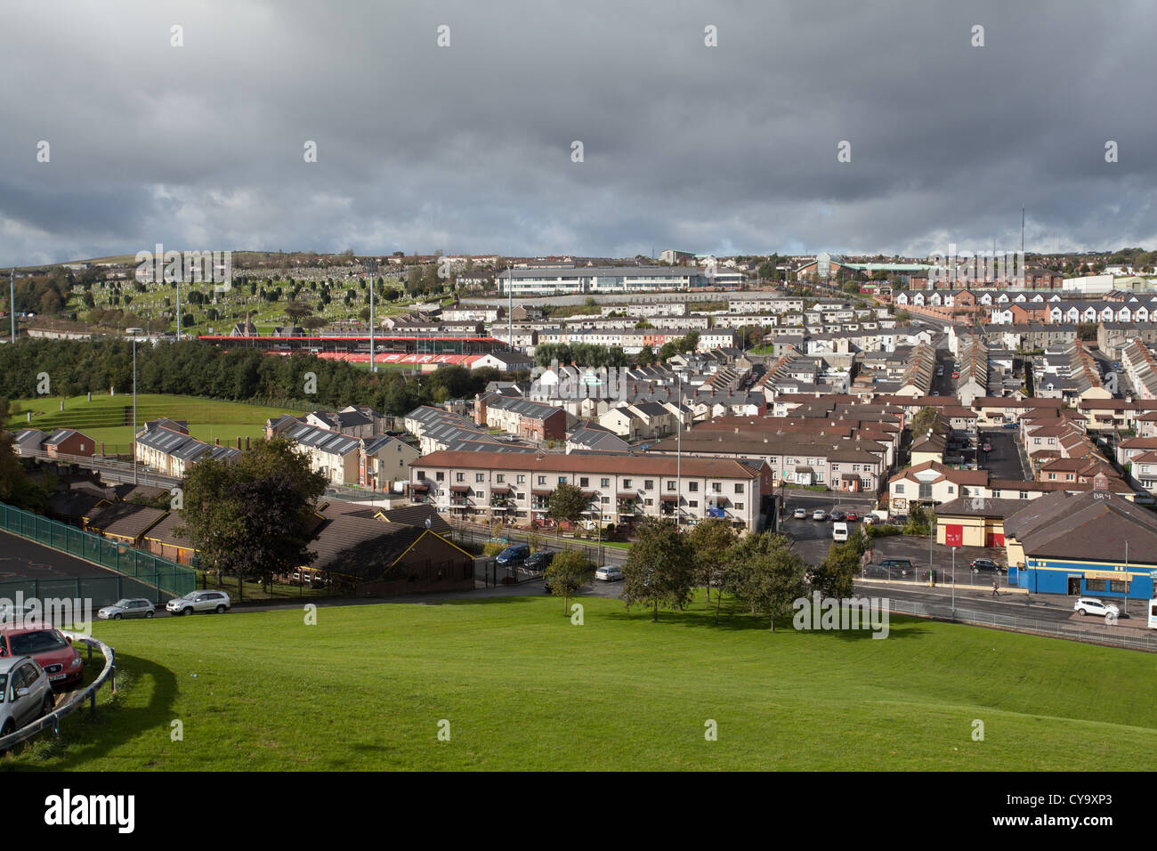 gmlh0210 4682 View of Bogside from Derry City Londonderry walls Stock ...