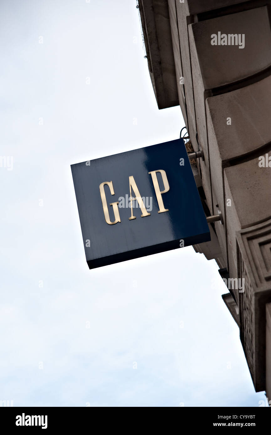 Gap shop logo hi-res stock photography and images - Alamy
