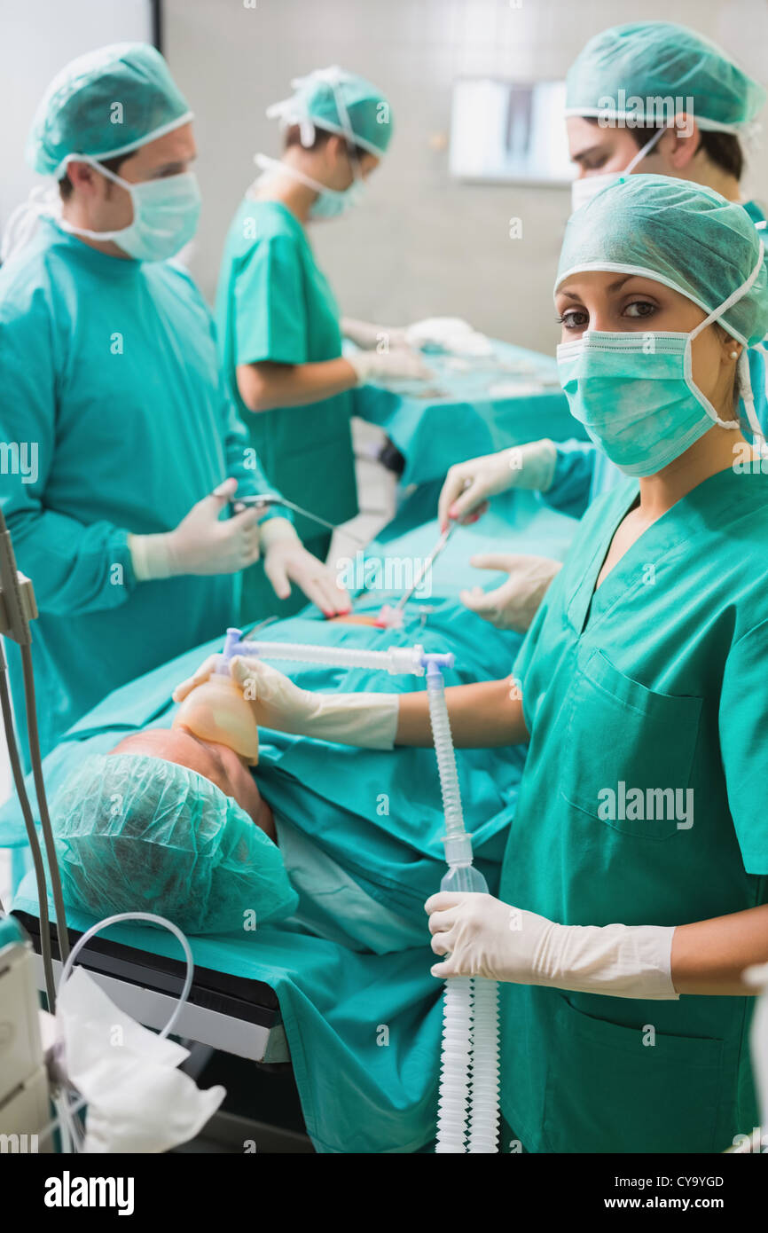 Anesthesiologist hi-res stock photography and images - Alamy