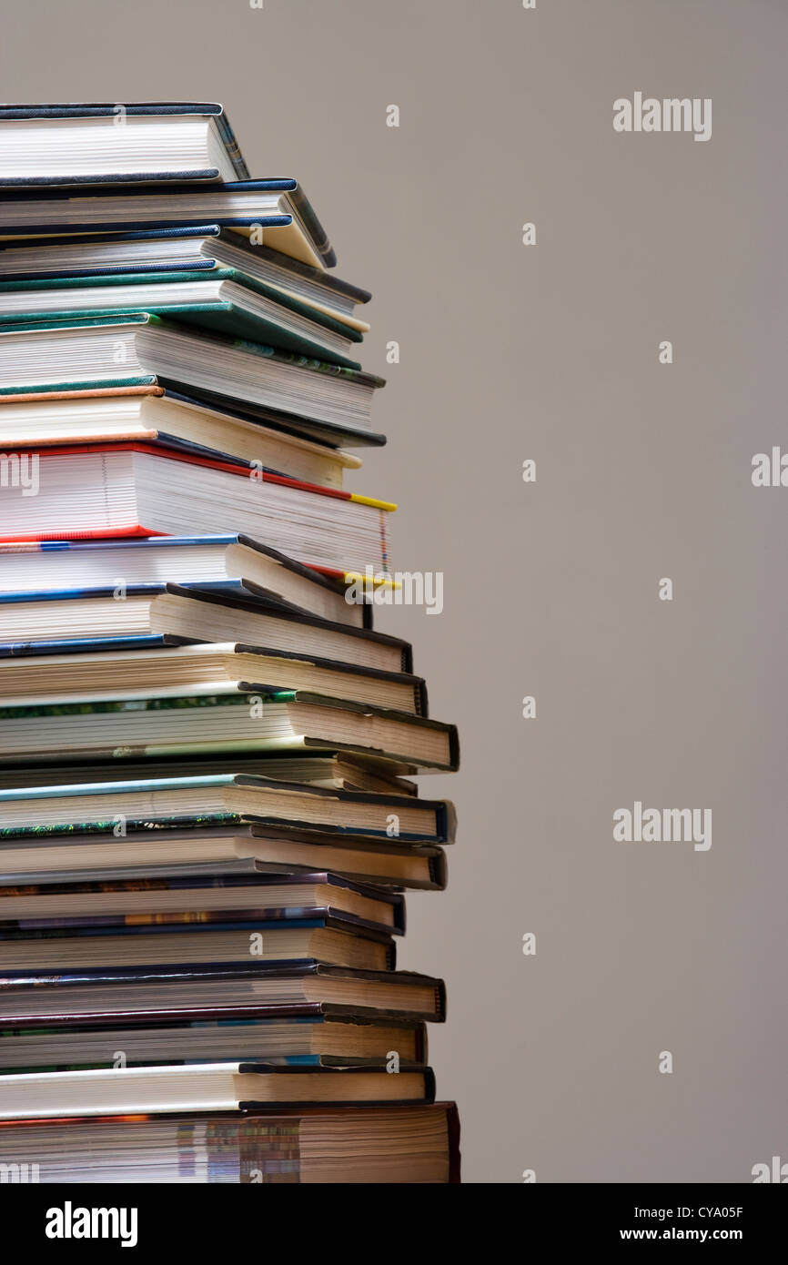 Pile of books hi-res stock photography and images - Alamy