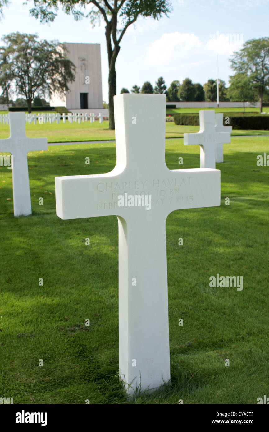 Grave of Private First Class Charley Havlat the last allied combat ...