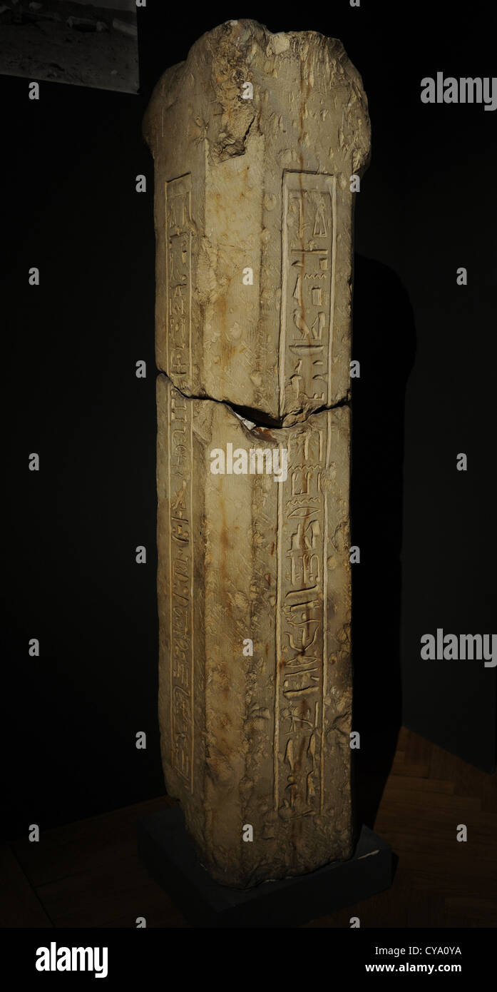 Octagonal pillar who supported roof hi-res stock photography and images ...