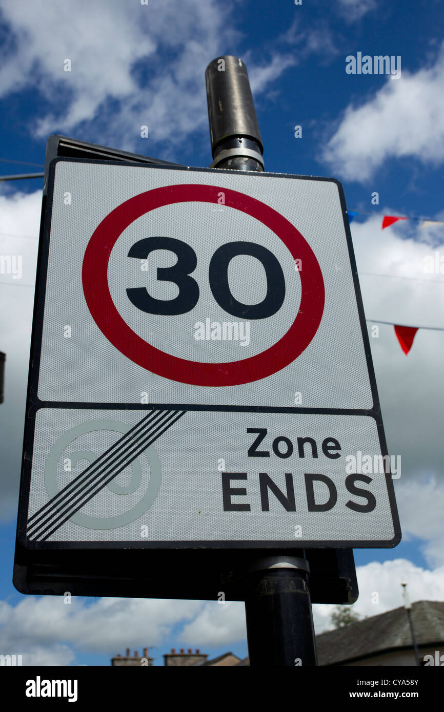 30 mph zone hi-res stock photography and images - Alamy