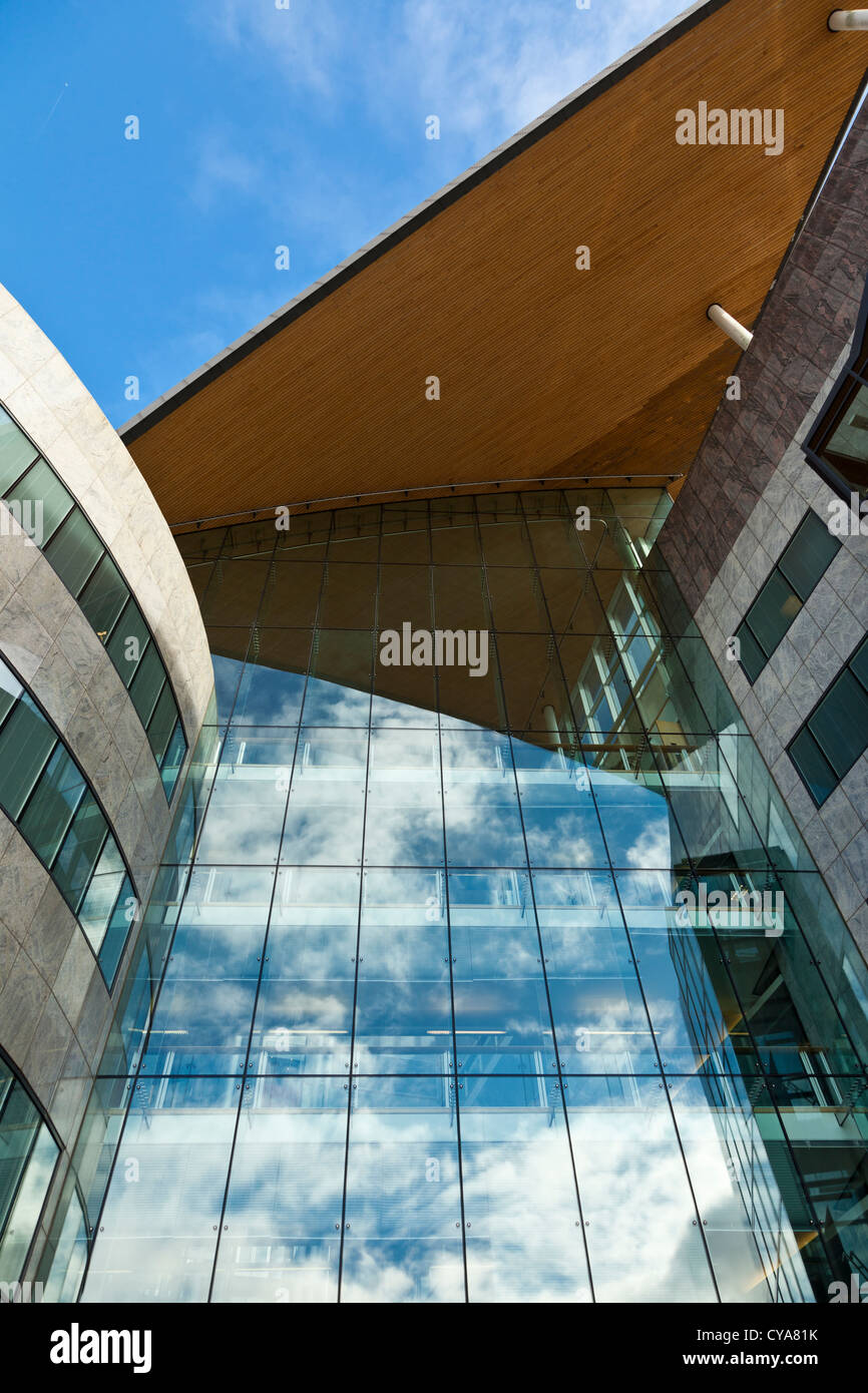 Glass modern architecture buildings, reflections in glass fronted ...