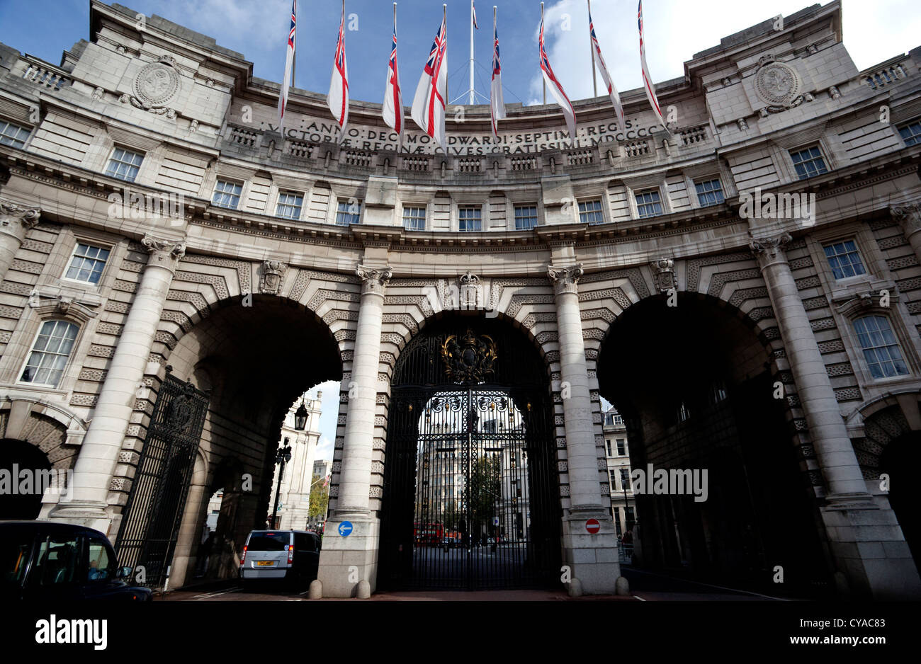 Admiralty Arch in Central London to be converted into luxury hotel ...