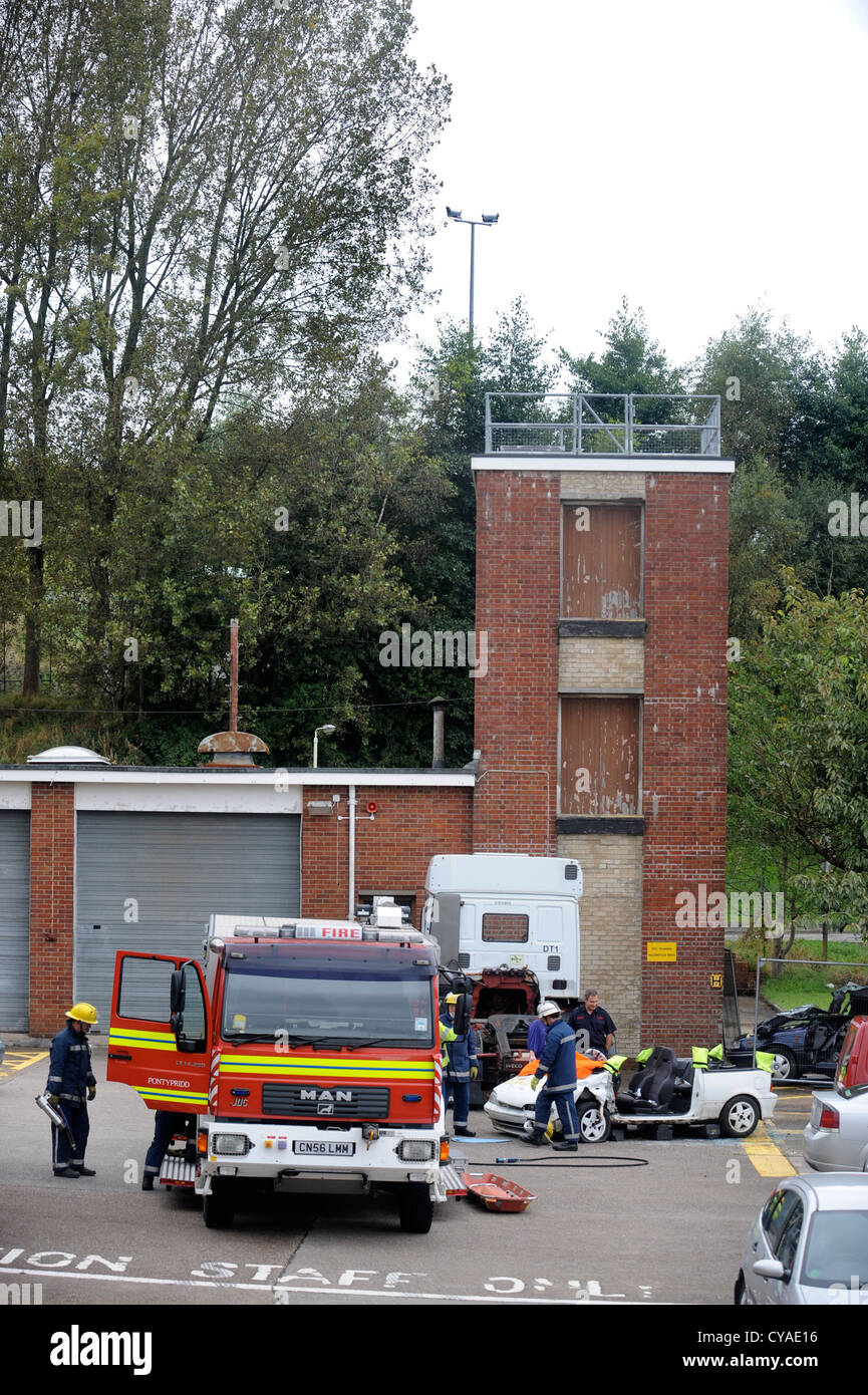 Pontypridd station High Resolution Stock Photography and Images - Alamy
