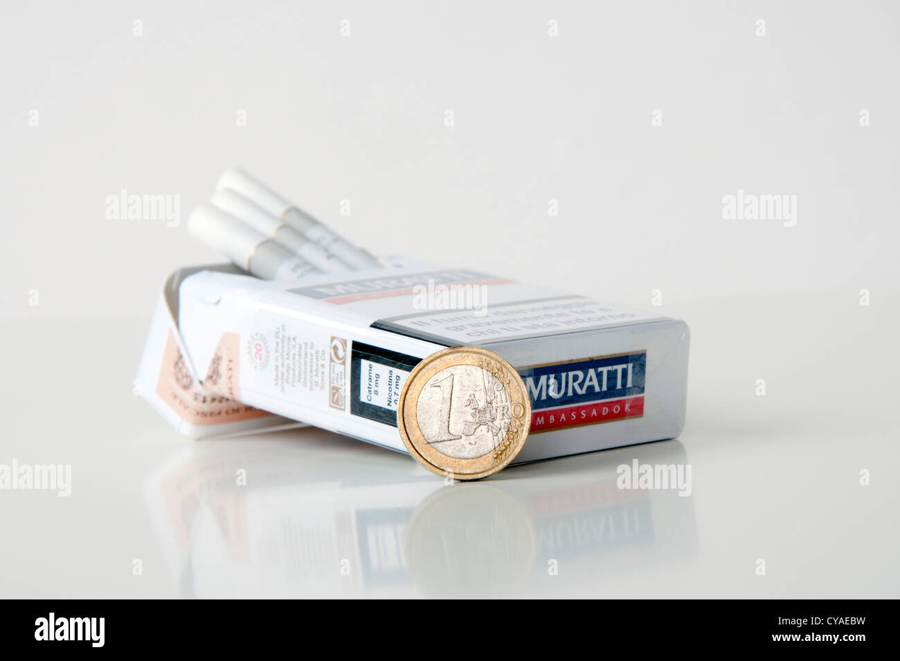 Counterfeit cigarettes hi-res stock photography and images - Alamy