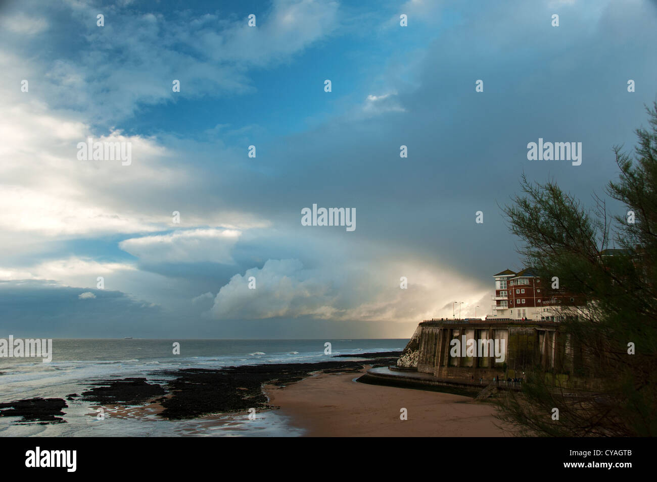Coastal stormy hi-res stock photography and images - Alamy