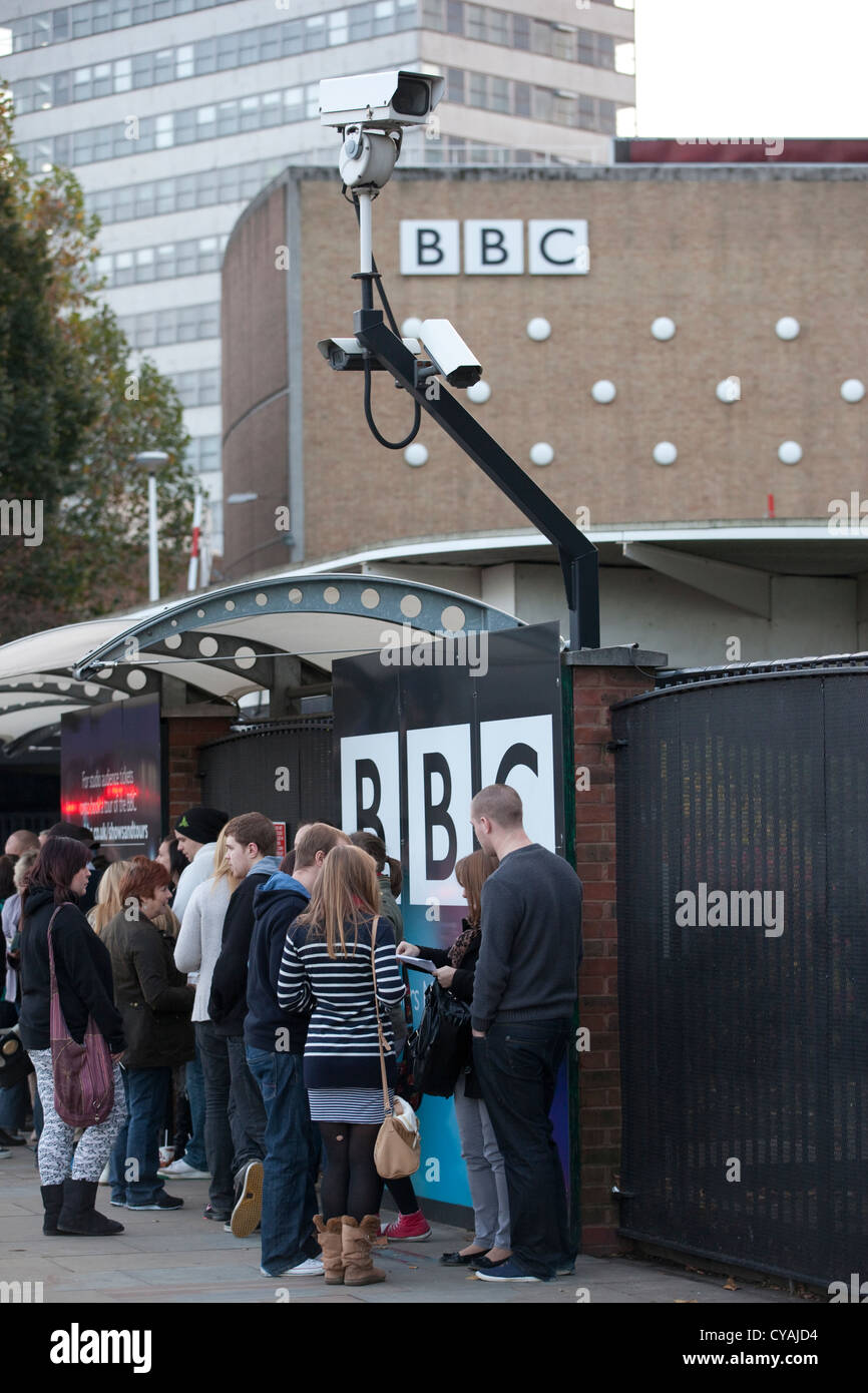 British queuing hi-res stock photography and images - Alamy