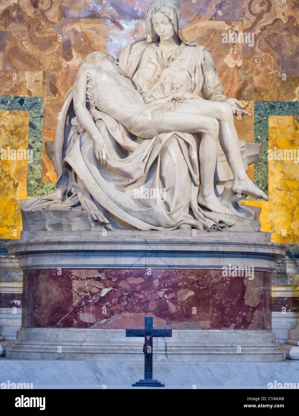 THE PIETA MICHAELANGELO VATICAN ST PETER'S BASILICA Stock Photo - Alamy