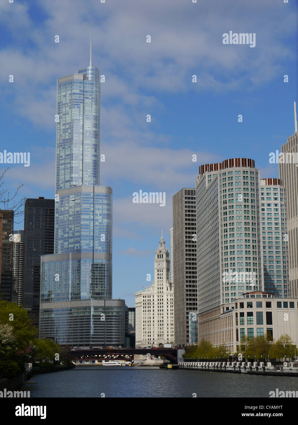 Chicago riverfront hi-res stock photography and images - Alamy