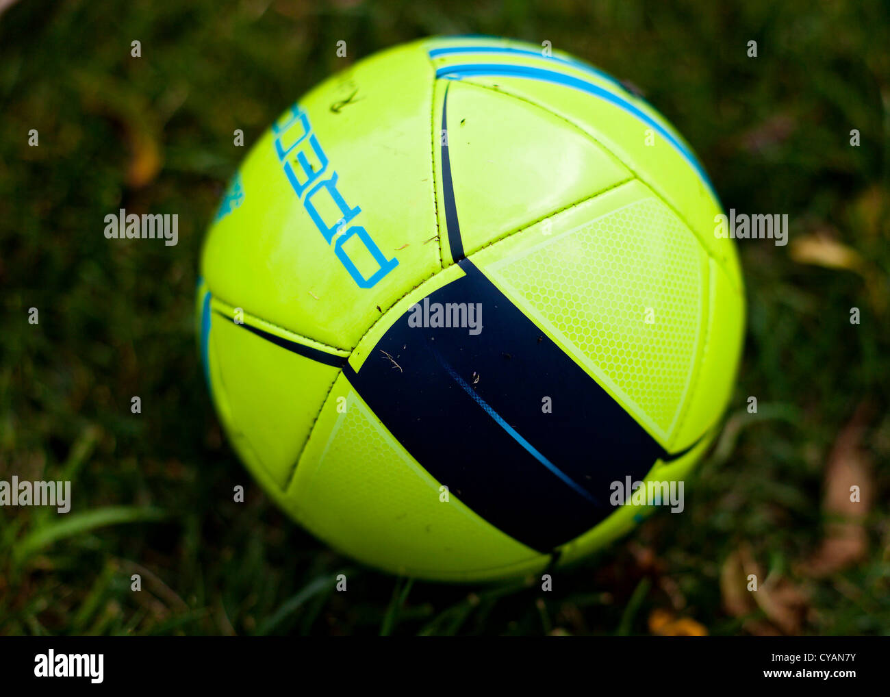 Football green hi-res stock photography and images - Alamy