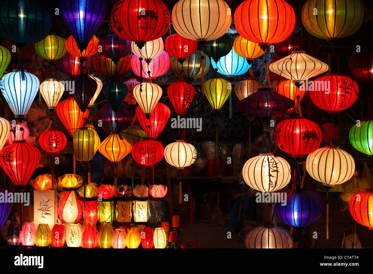 Chinese red silk painting hi-res stock photography and images - Alamy