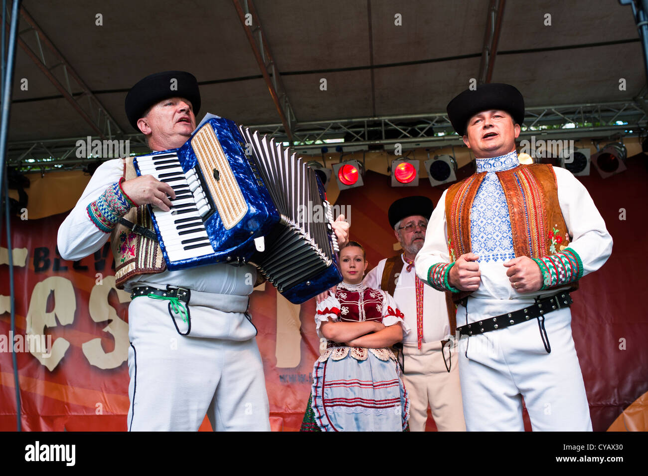 Folk band hi-res stock photography and images - Alamy