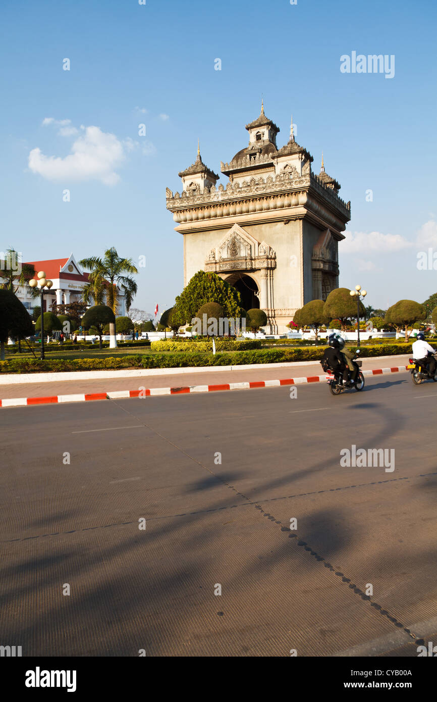The Arch of Triumph Patu Xay in Vientiane, Laos Stock Photo - Alamy