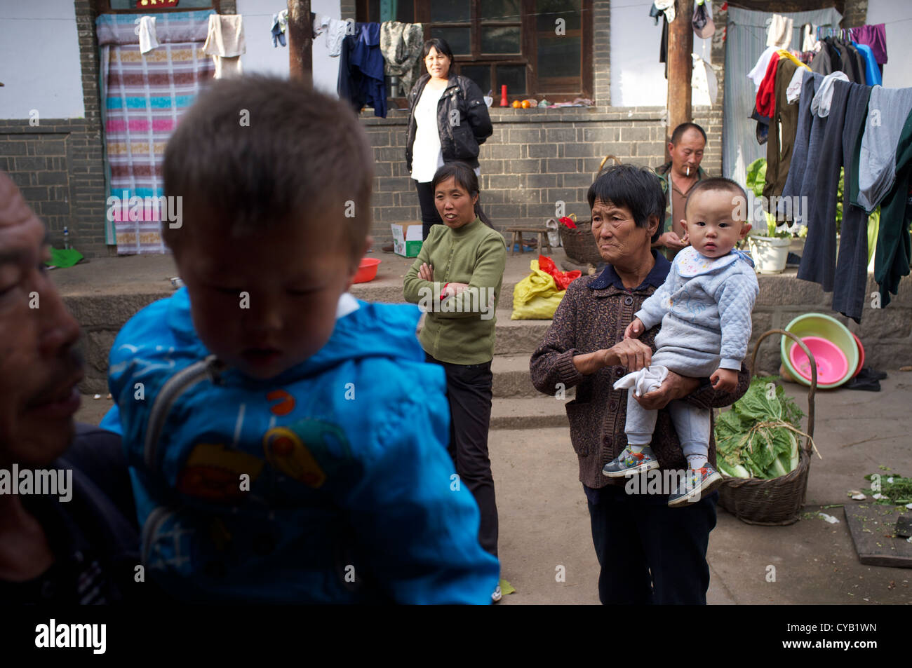 China poverty hi-res stock photography and images - Alamy