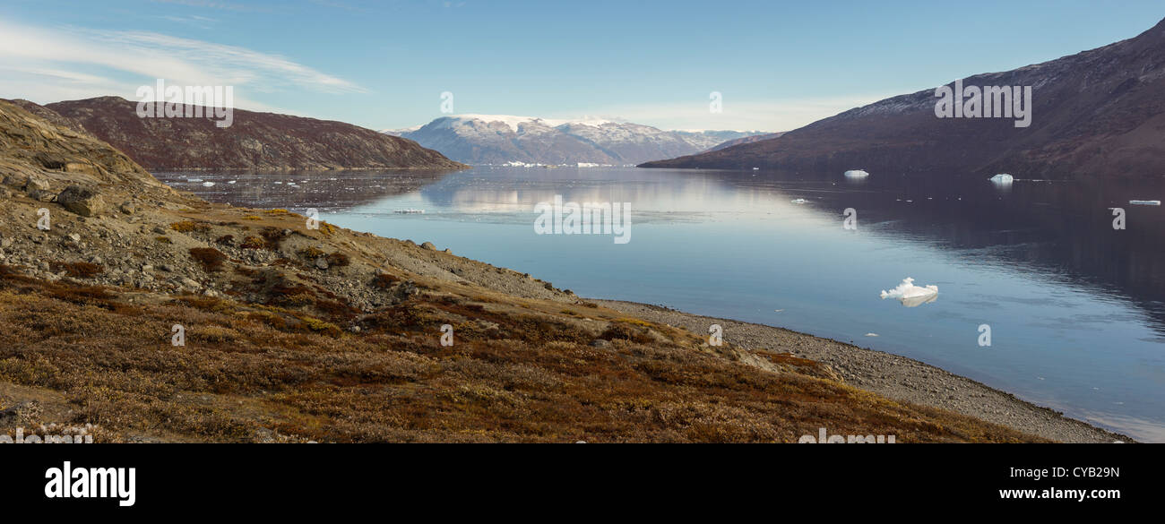 Greenland mountains hi-res stock photography and images - Alamy