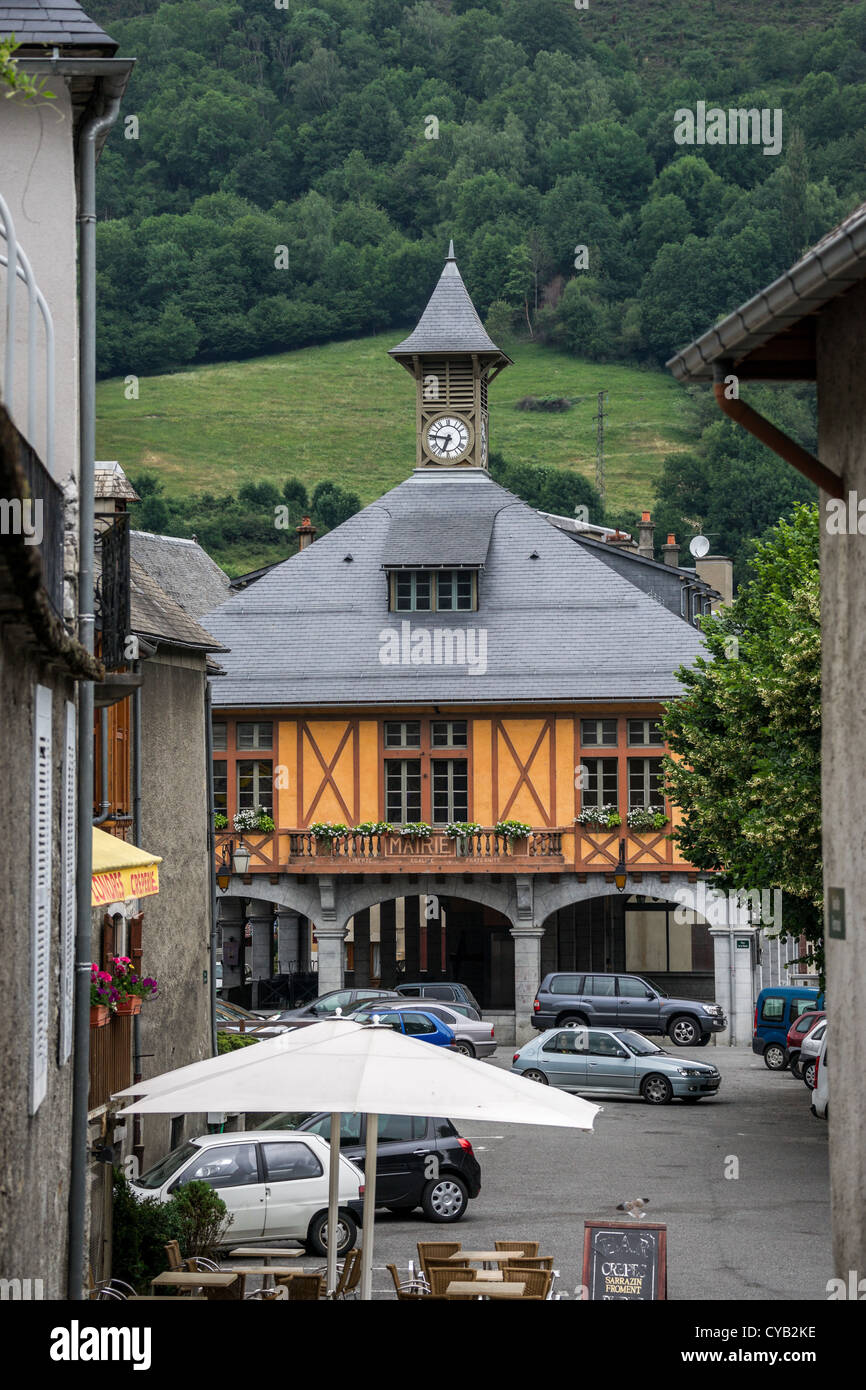 Arreau hi-res stock photography and images - Alamy