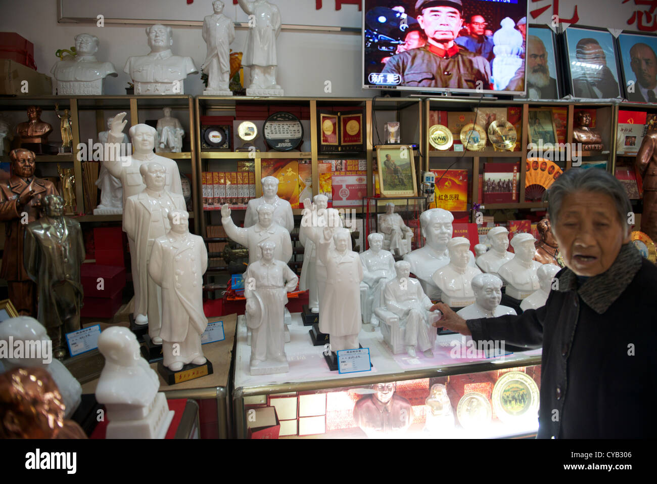 Chinese woman buys Mao Zedong figurine while visiting Xibaipo, one of ...