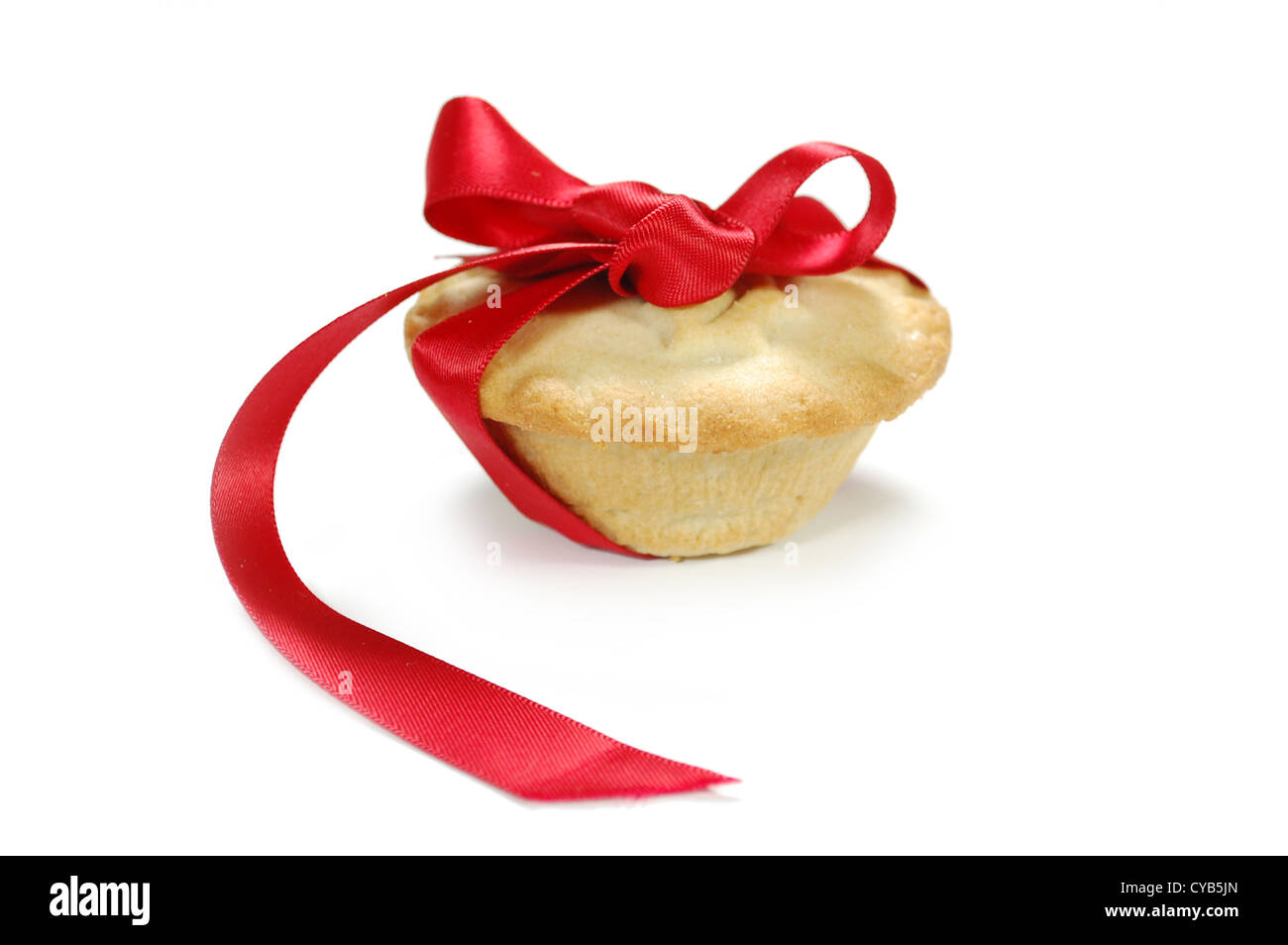 Mince pie wrapped with ribbon bow Stock Photo - Alamy