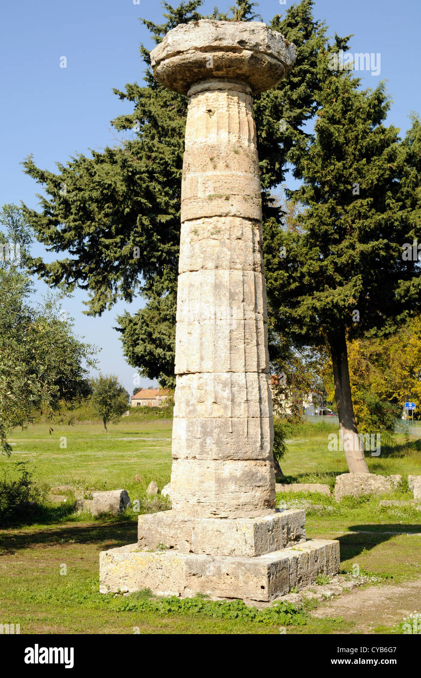 Column of athena hi-res stock photography and images - Alamy