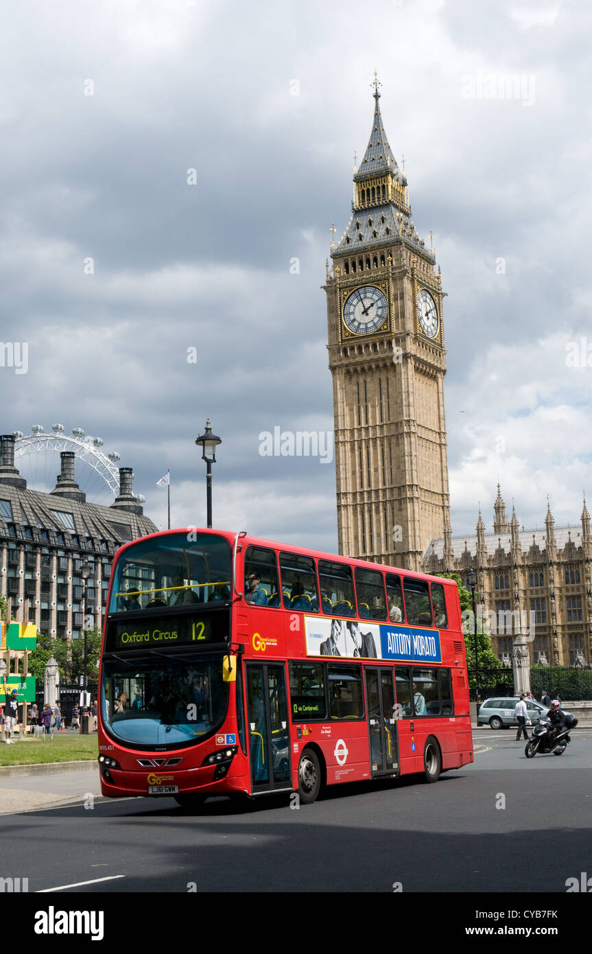 A Volvo B9TL bus with Wrightbus Gemini 2 bodywork drives around ...